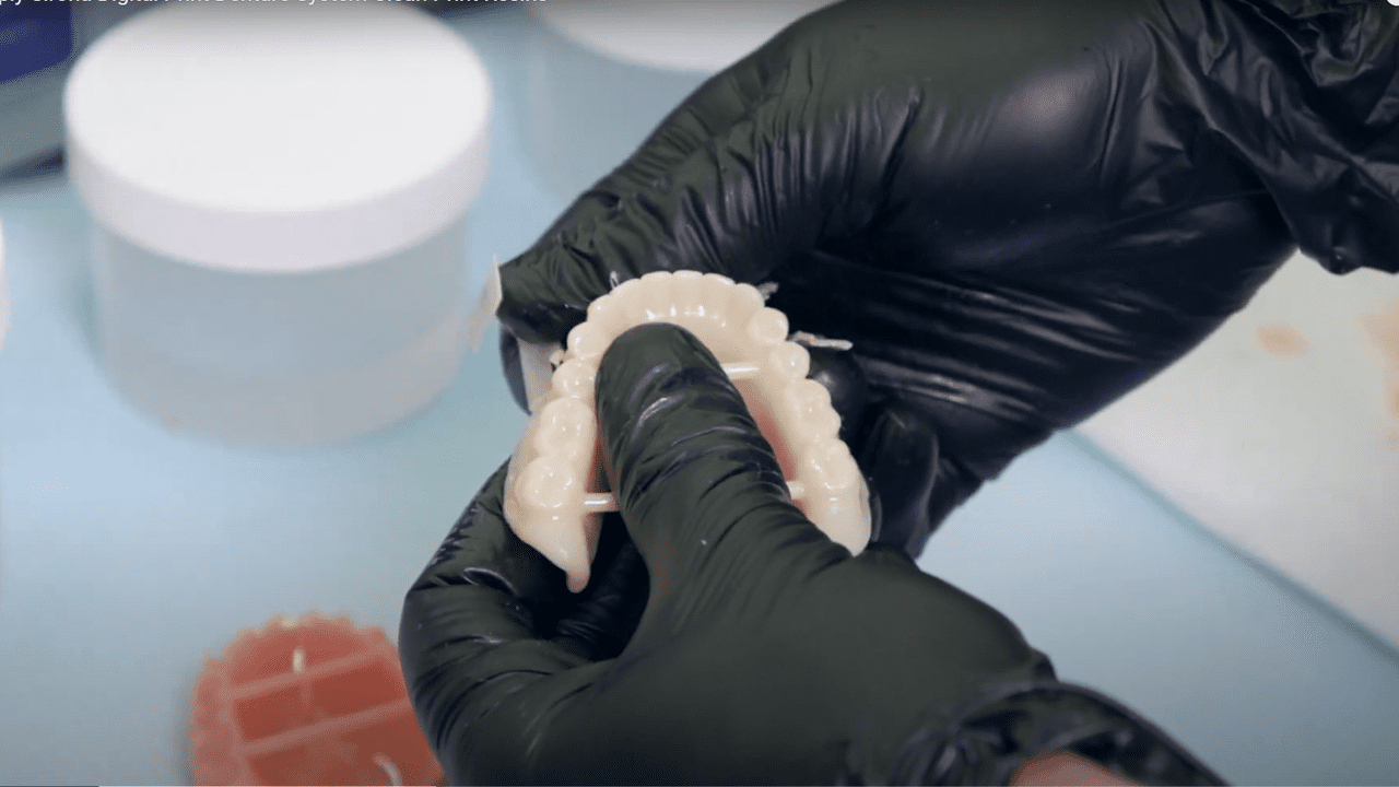 Lucitone-Zertifizierung für Digitaldruck-Prothesen | Dentsply Sirona ...